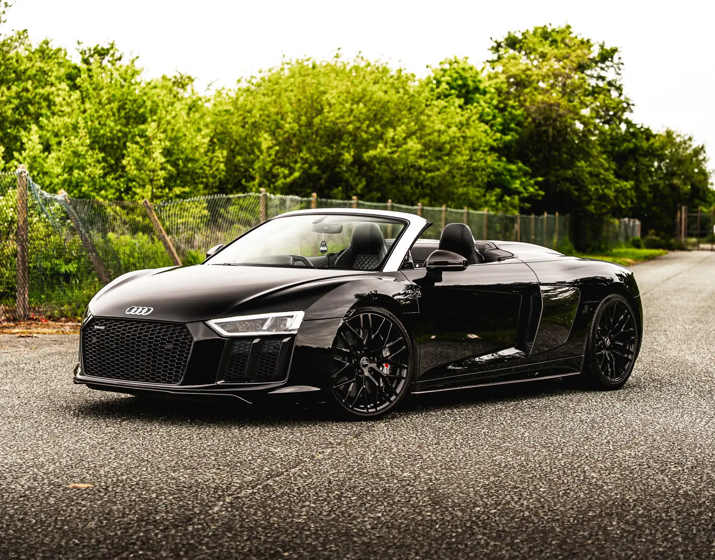 Audi R8 V10 Plus Spyder + £10,000 Cash | Elite Competitions