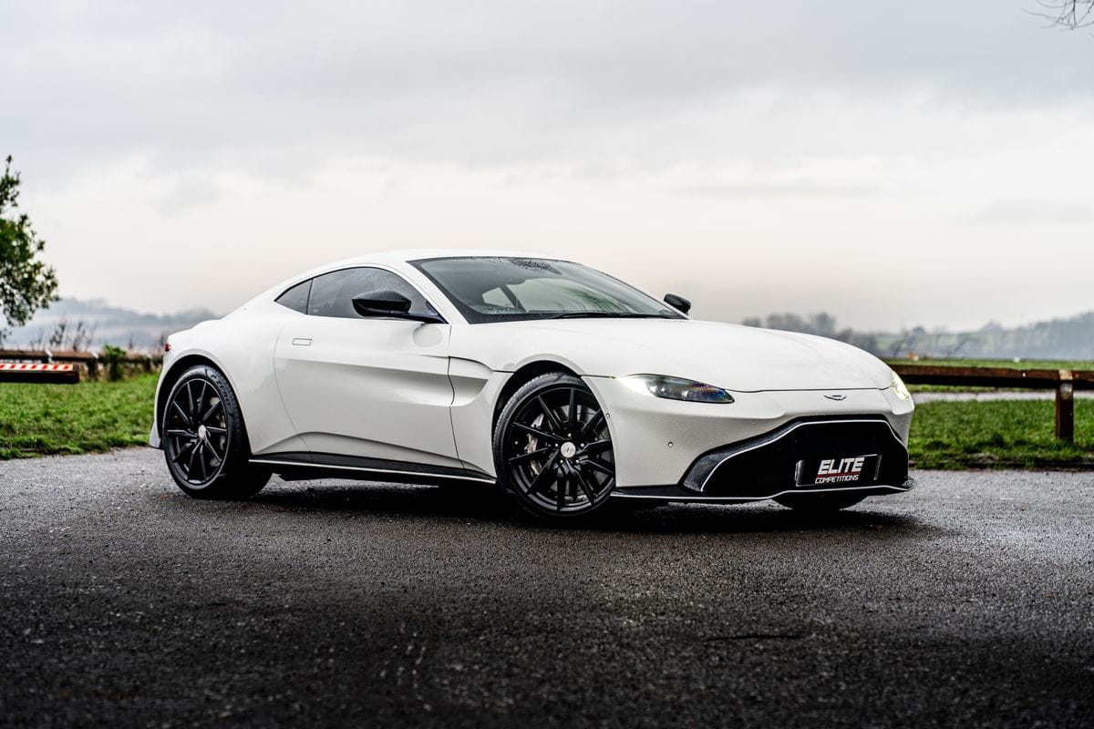 Aston Martin Vantage | Elite Competitions